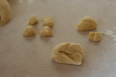 Wednesday Baking | Turtle Rolls - The Frugal Girl
