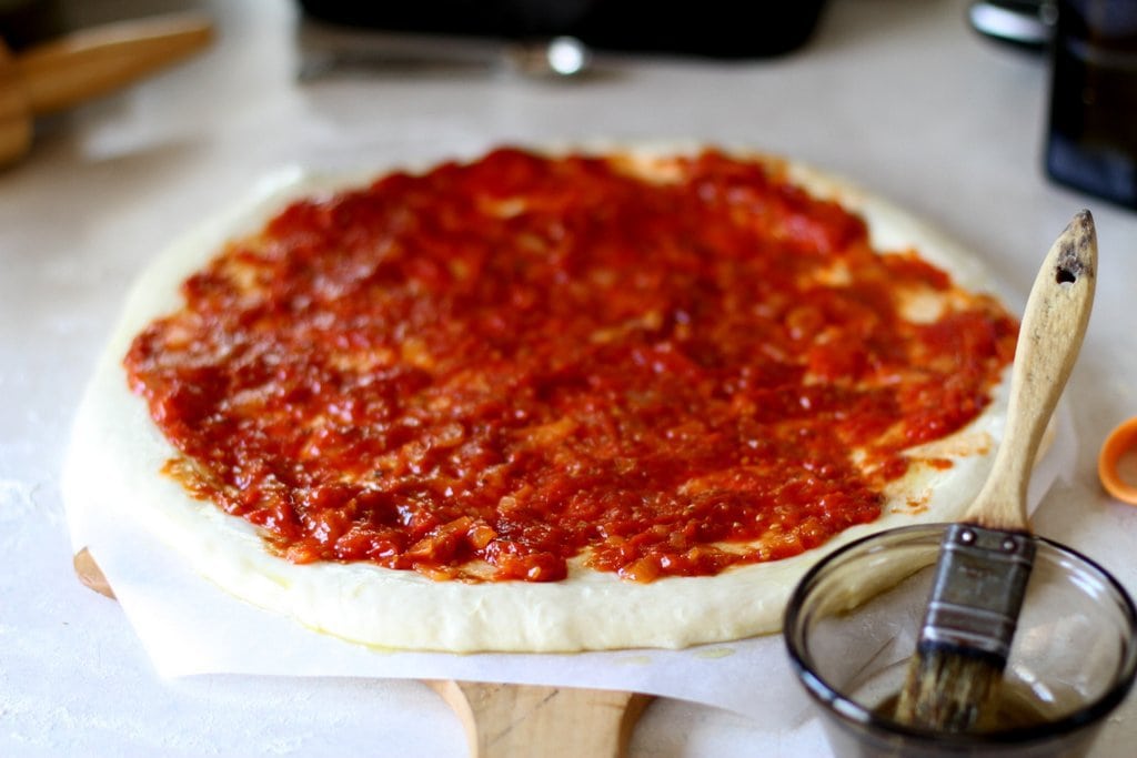 How to make great homemade pizza - The Frugal Girl