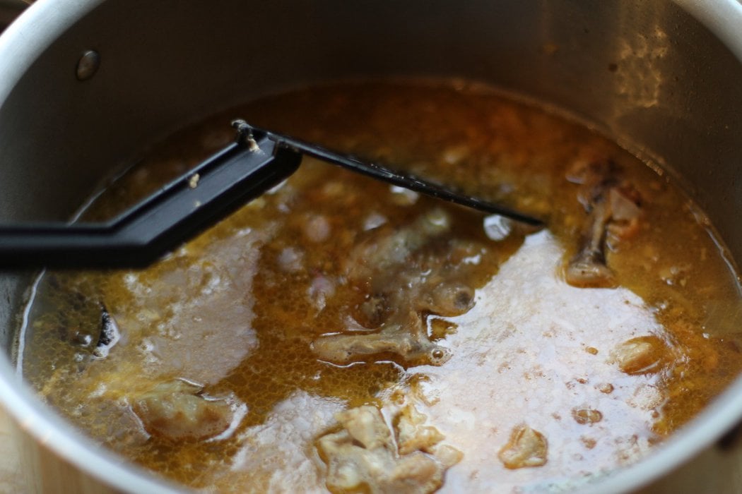 How to make chicken broth that is actually tasty - The Frugal Girl