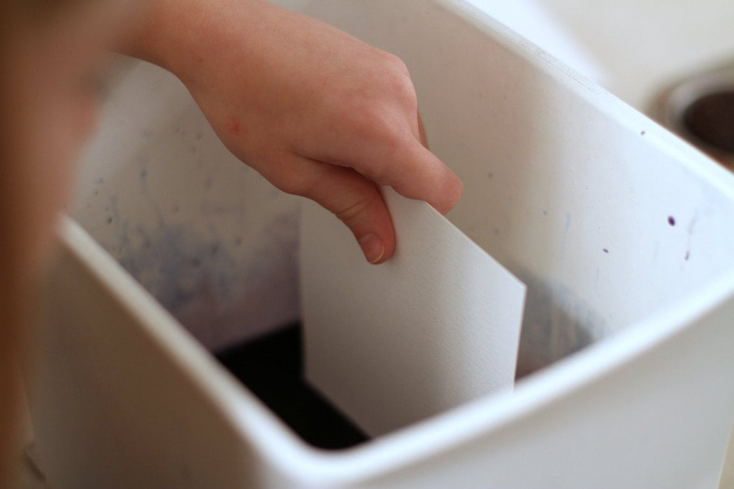 How to make dip-dyed stationery - The Frugal Girl