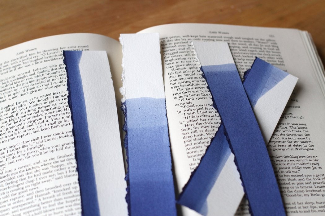 How to make dip-dyed stationery - The Frugal Girl