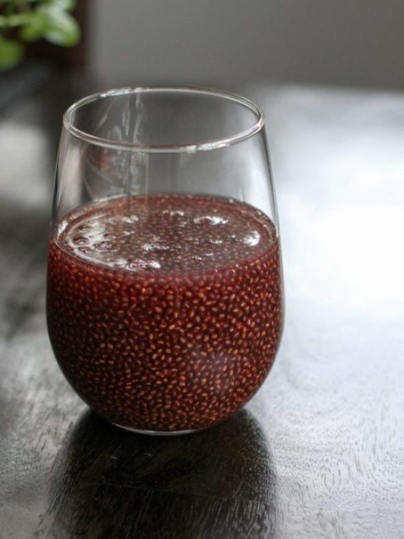 How to make 3-ingredient chia drinks Story - The Frugal Girl