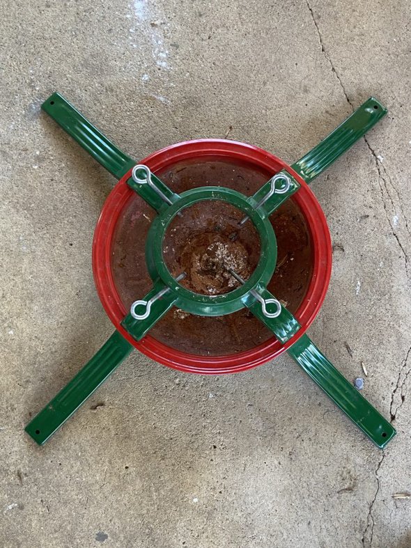 How I fixed my rusty Christmas tree stand - The Frugal Girl